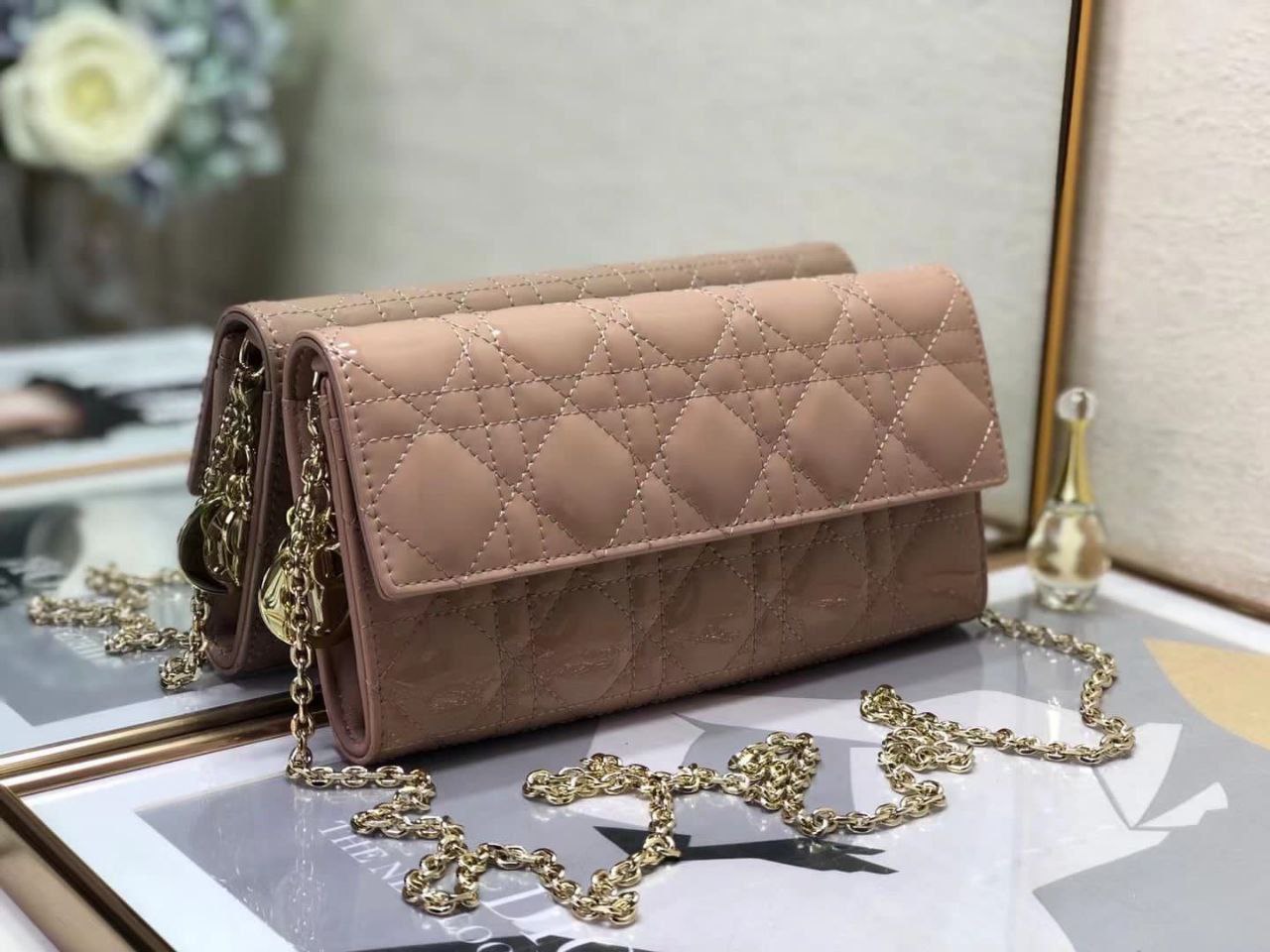 Lady Pouch - Dubai Fashion LUX
