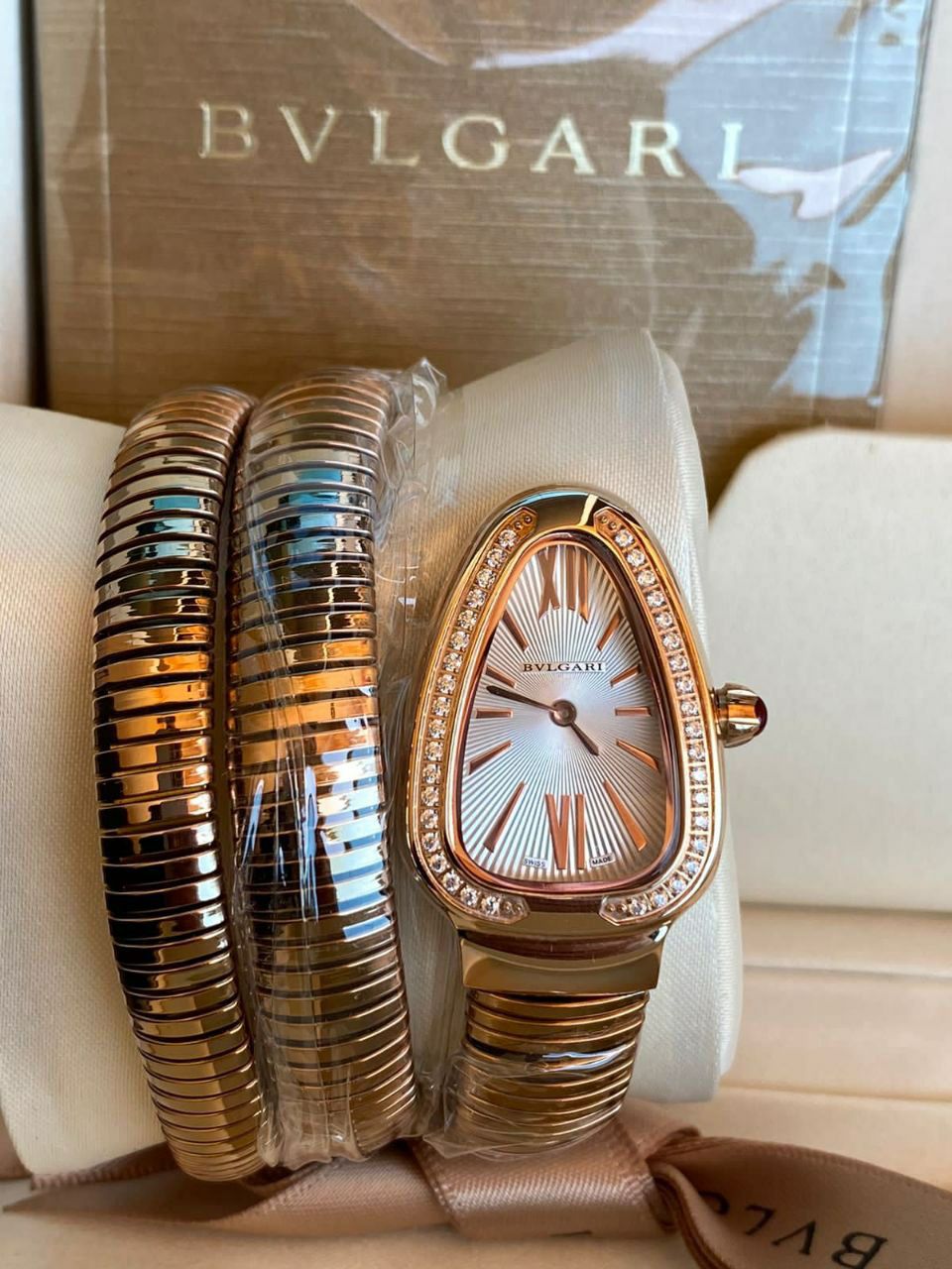 Women's wristwatch, Mary Code 02 model - Dubai Fashion LUX